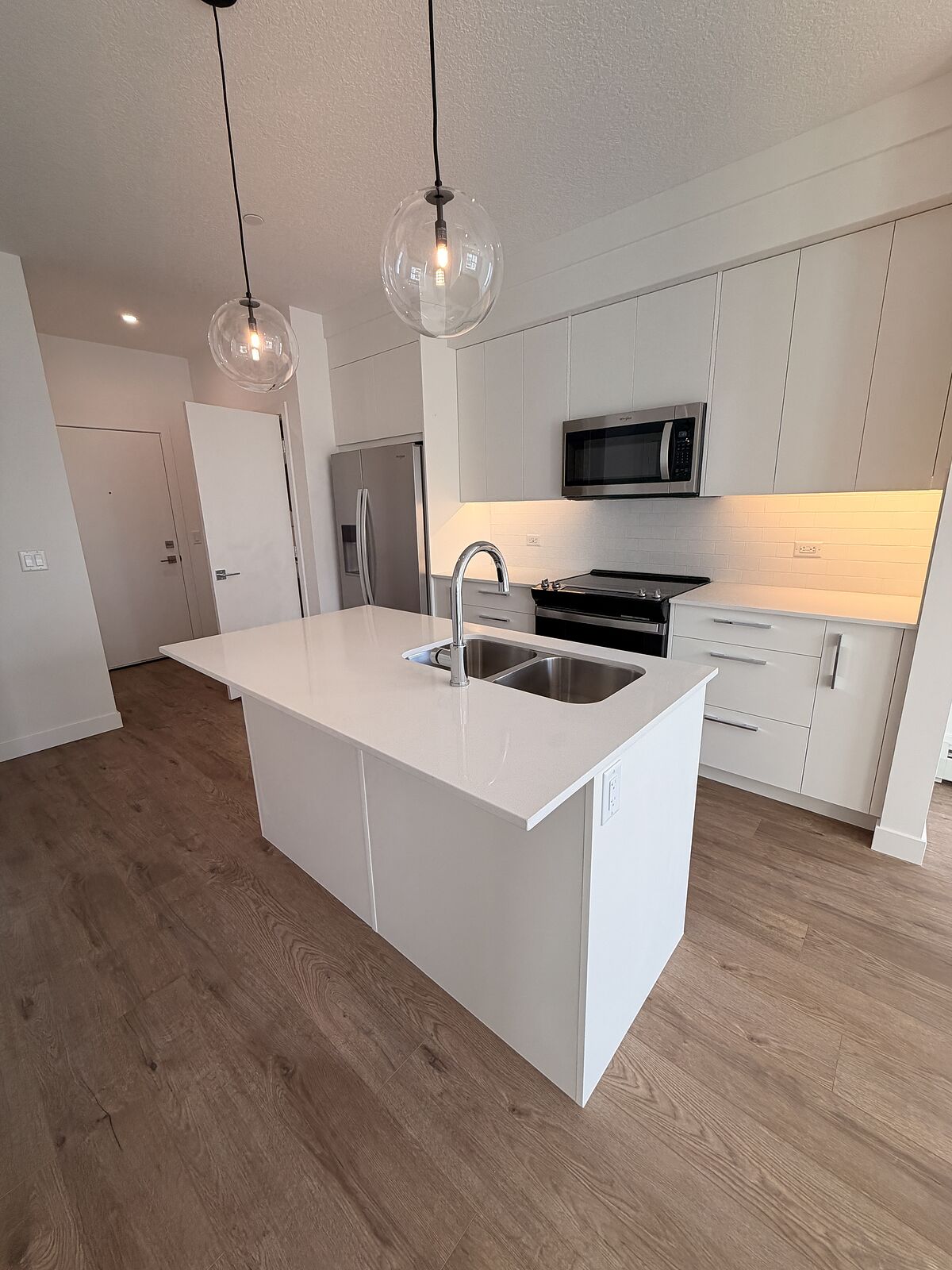 Calgary Pet Friendly Condo Unit For Rent | Cornerstone | 2 Bed 1 Bath ...