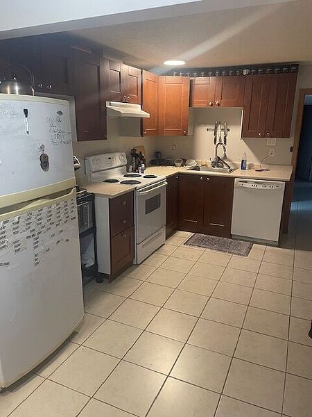 Calgary Pet Friendly Room For Rent For Rent | Montgomery | Roommate ...